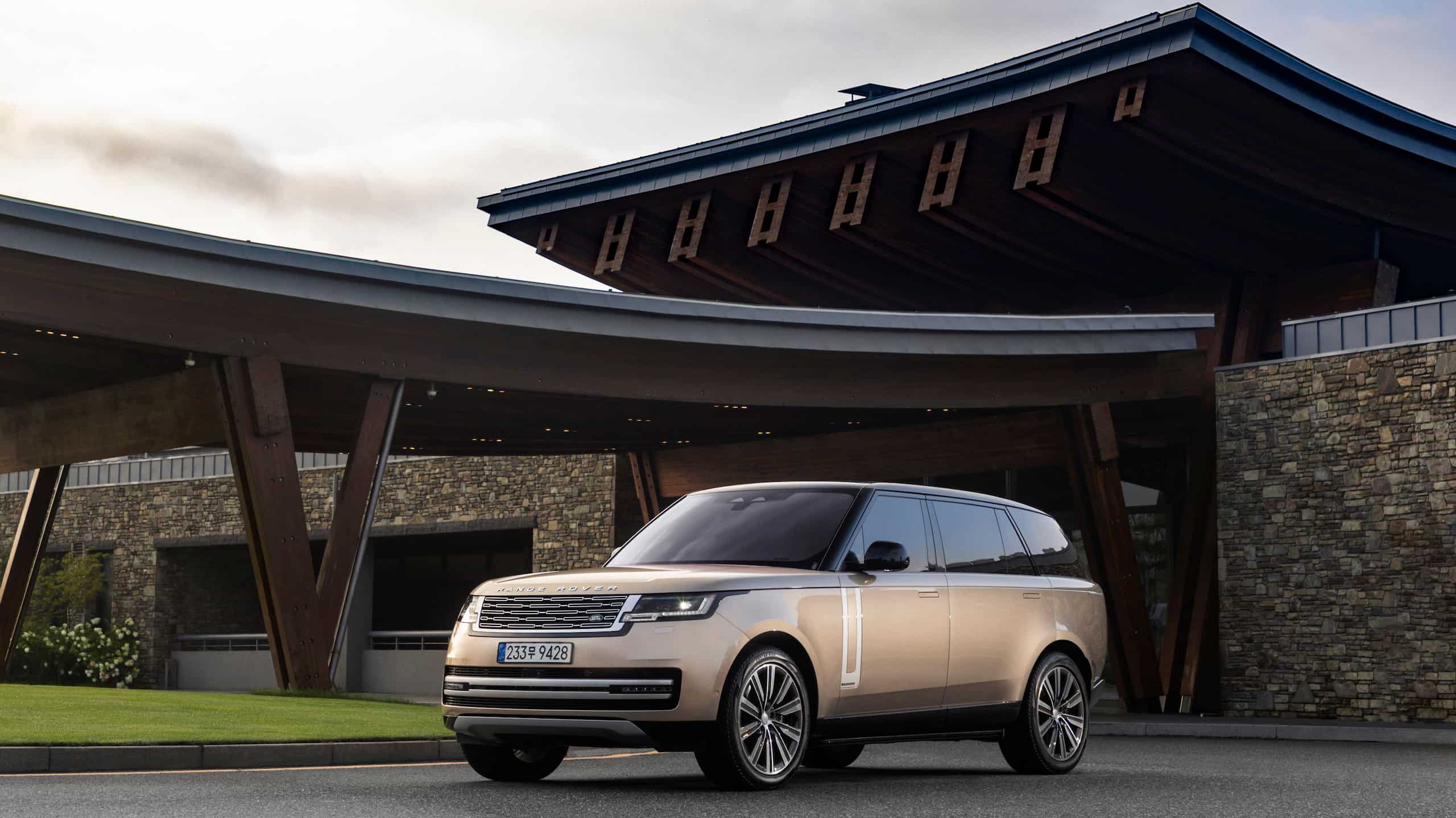 럭셔리 플래그십 SUV의 새로운 기준을 제시하는 랜드로버 올 뉴 레인지로버 국내 공식 출시